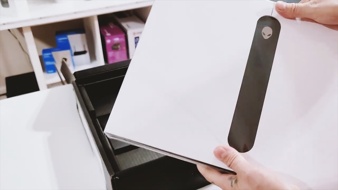 Unboxing for Review the Alienware X17 R1 Gaming Laptop with Gameplay ...