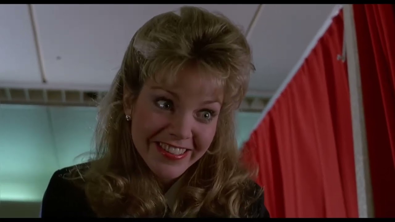 Get on plane scene|Commando(1985) - YouTube