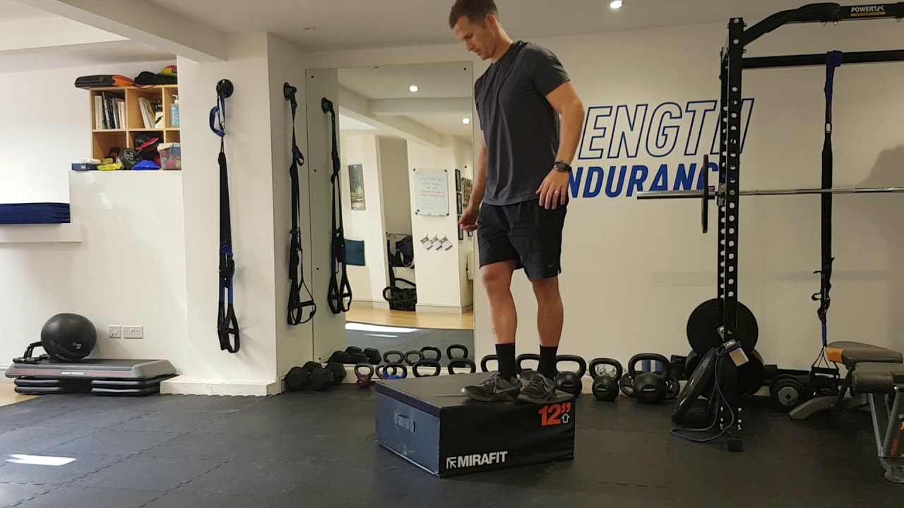Deficit Single Leg Squat - YouTube