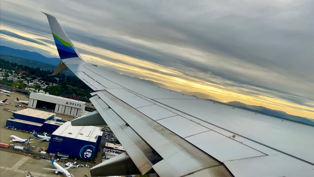 [4K] – Beautiful Seattle Sunrise Takeoff – Alaska – Boeing 737-900 ...