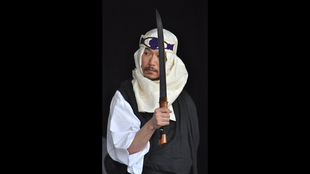 Japanese Monks Cutting Bamboo with Swords - Takekiri-eshiki - YouTube