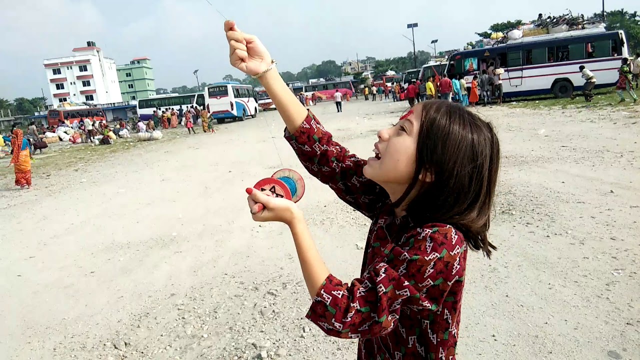 Changa chait !! Flying kite - YouTube