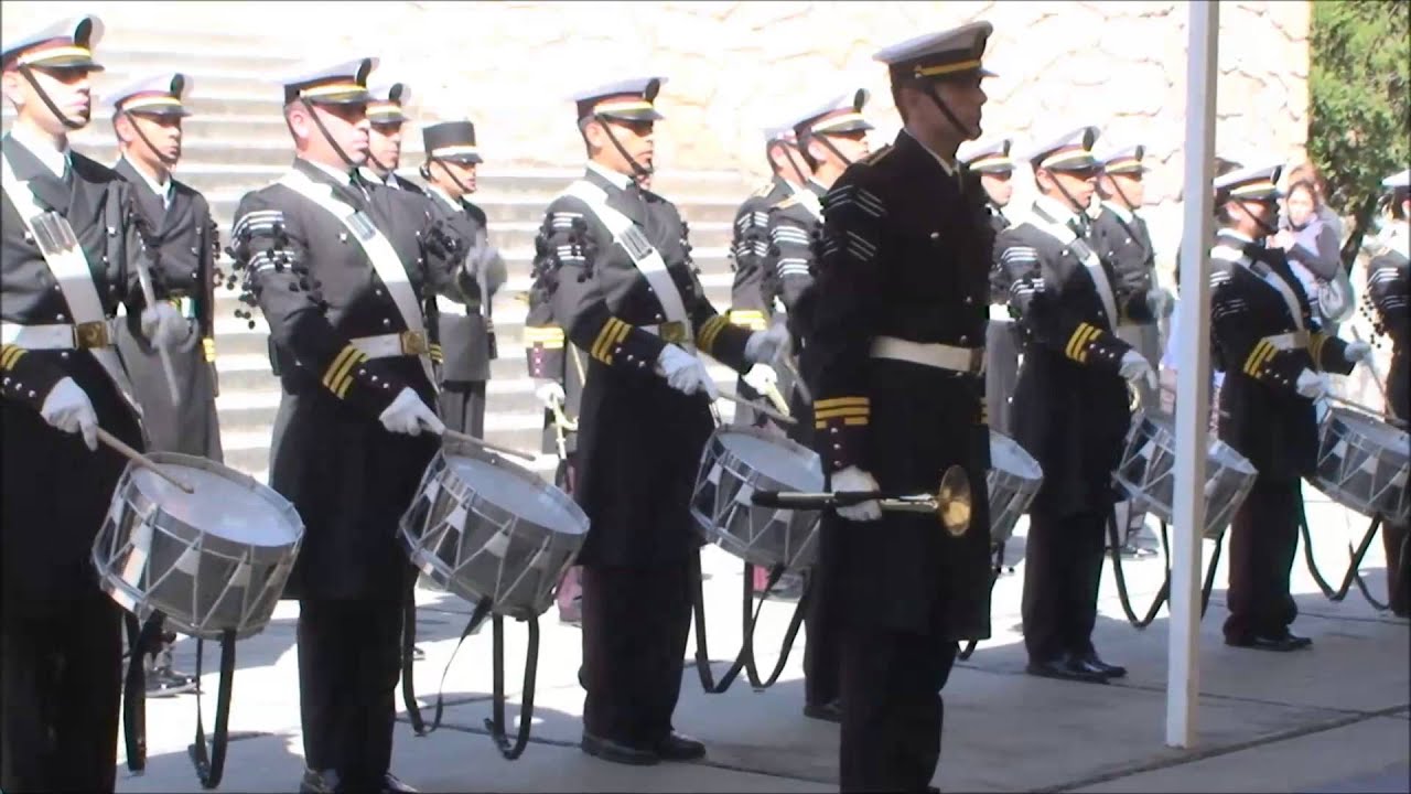 banda de guerra y escolta - YouTube