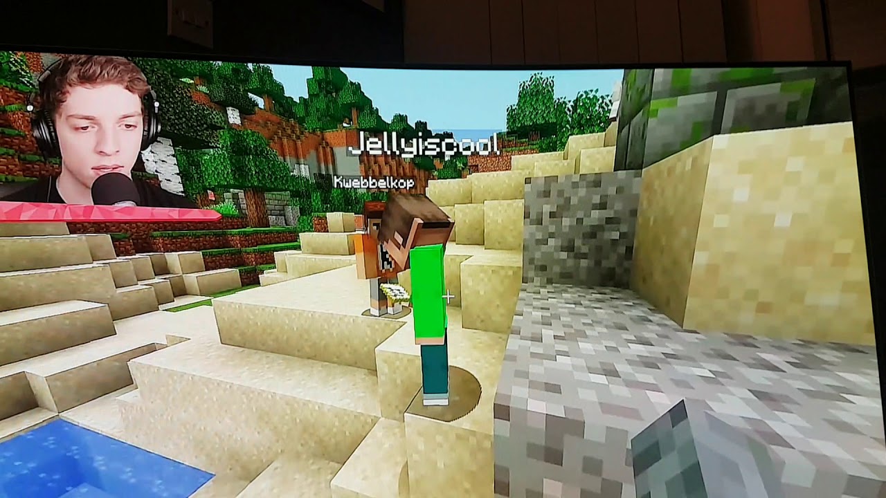 Minecraft sogo man finds a leather tunic - YouTube