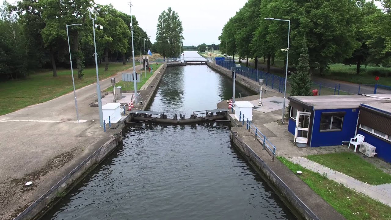 Sluis 15 Nederweert, Zuid Willemsvaart - YouTube
