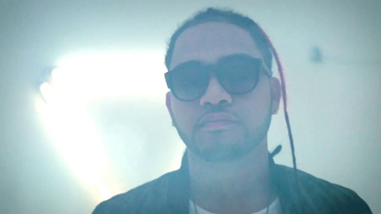 EL TAL MICKEY LE FFRENAMO - YouTube