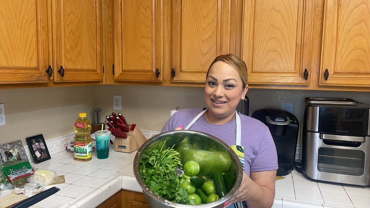 👩‍🍳Cooking Live W/Julie “How to make Green molè” - YouTube