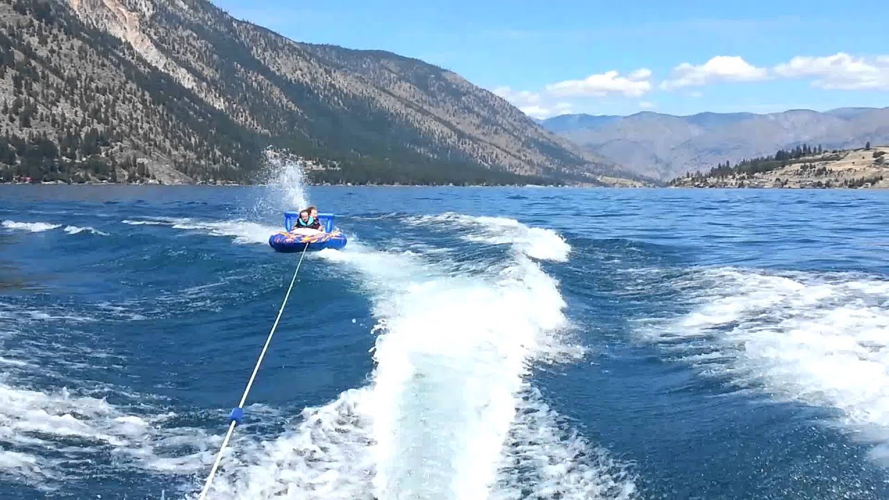 Towing an inflatable on Lake Chelan. - YouTube