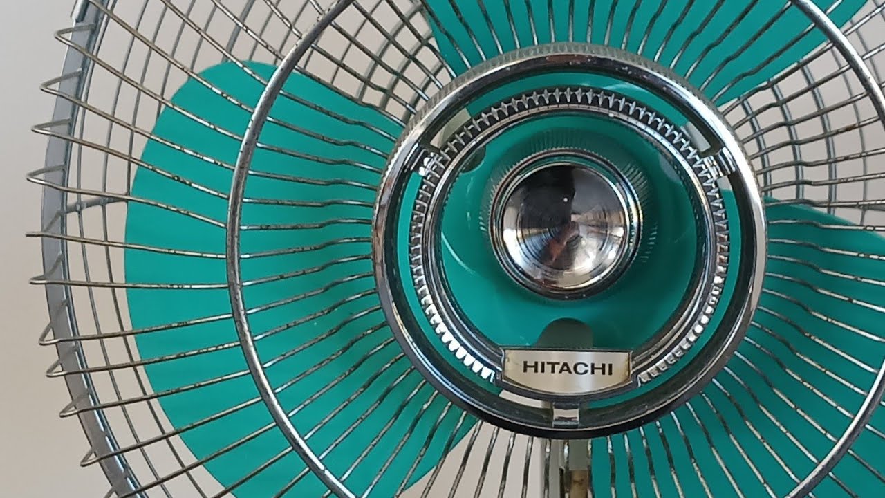 1960s Hitachi 12" Oscillating Desk Fan | Model DF-520 - YouTube