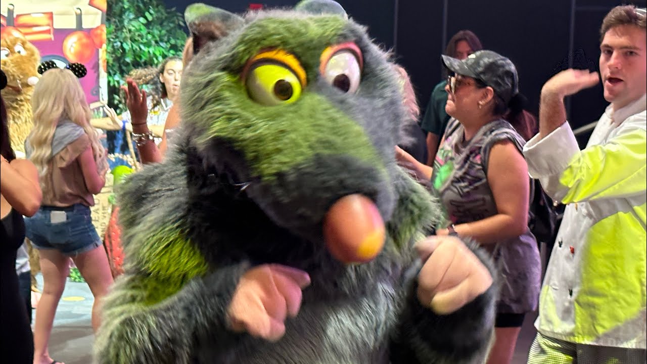 Dance Party with Remy and Emile from Ratatouille 🐀 - YouTube