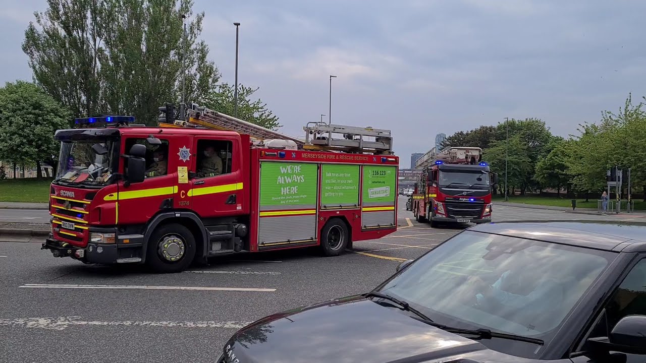 *Two Tones* Merseyside Fire & Rescue Service Kirkdale Rescue Pump & ALP ...