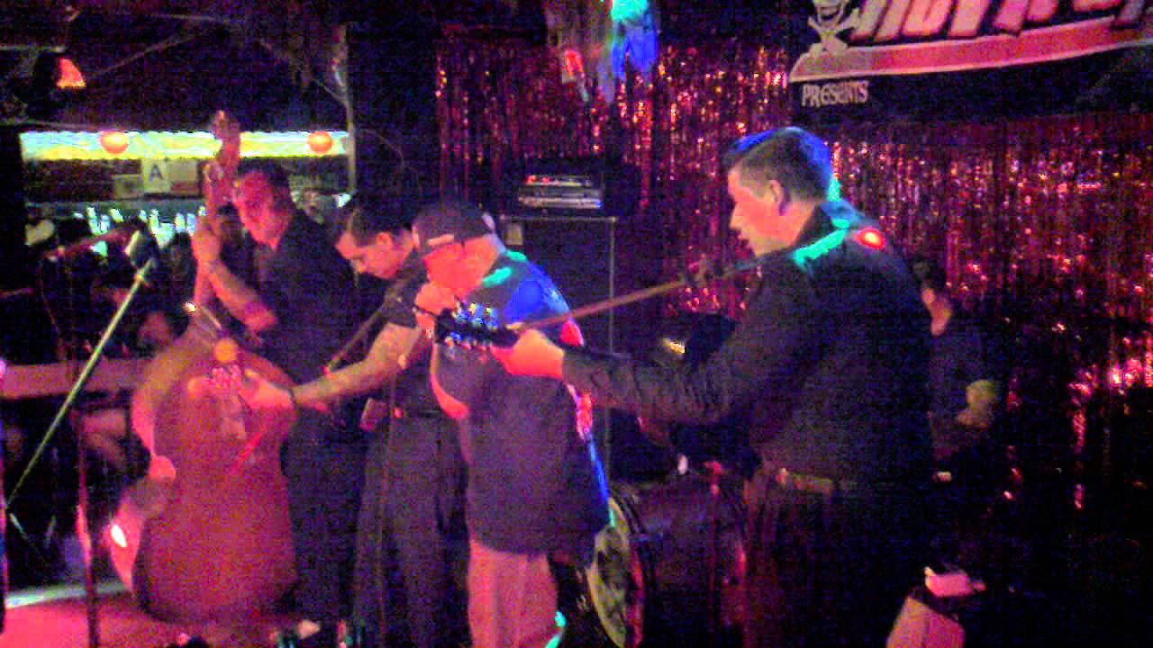 Hi Strung Ramblers "Mean ol' train" @ Spikes - YouTube