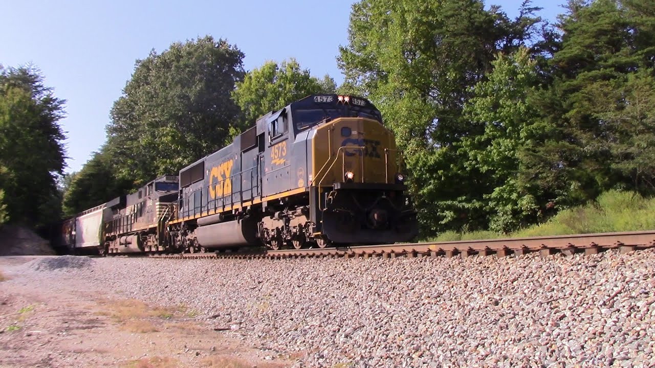 CSX #4573 leads NS 167 through Greenwood, KY - YouTube