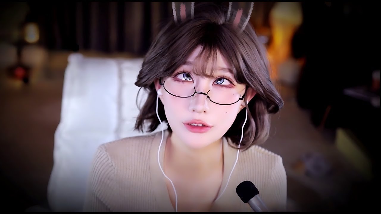 ASMR Ear Massage, Tapping, Mic Triggers (Relaxation) - YouTube