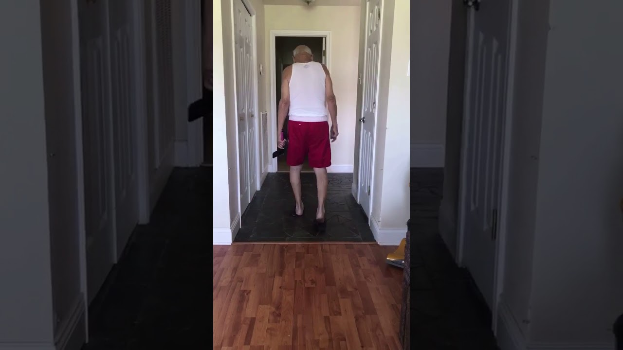 Antalgic Gait Posterior View - YouTube