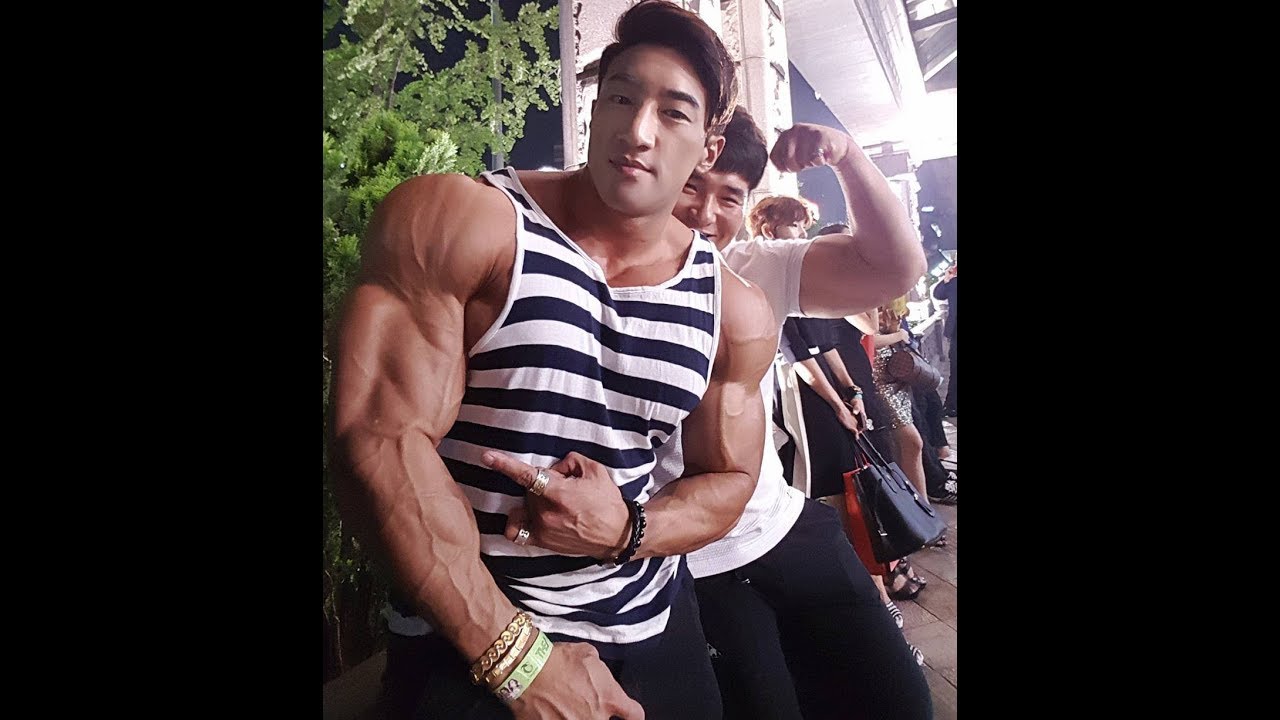 chul Soon posing on live TV - YouTube