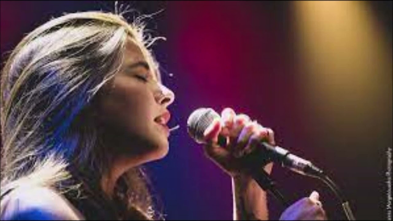 Ιουλια Καραπατακη - καραβια αραγμενα - YouTube