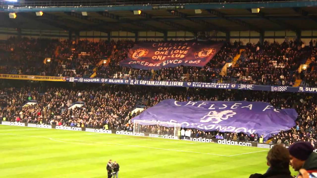Chelsea flag tifo @ Stamford Bridge - YouTube