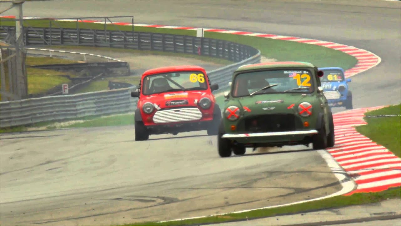 MINI COOPER CLASSIC 1950s CARS RACING ON SEPANG F1 TRACK - YouTube