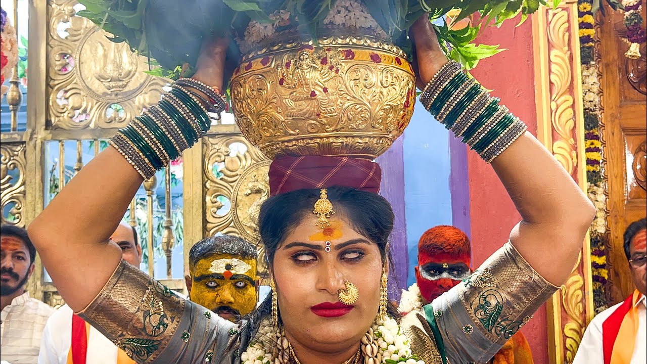 Nisha Kranti Bangaru Bonam Started Miryala Mandi Sri Mahakali Temple to ...