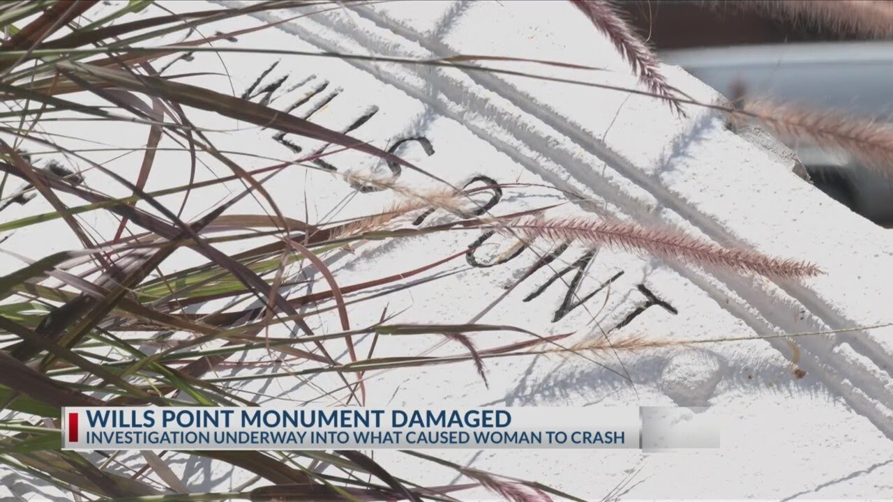 Wills Point monument damaged in crash - YouTube