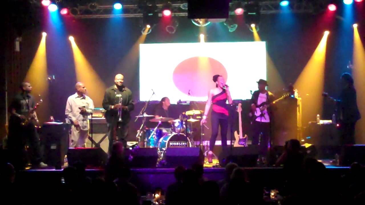 Maya Azucena & Marcus Miller - People Make The World Go 'Round (Live ...