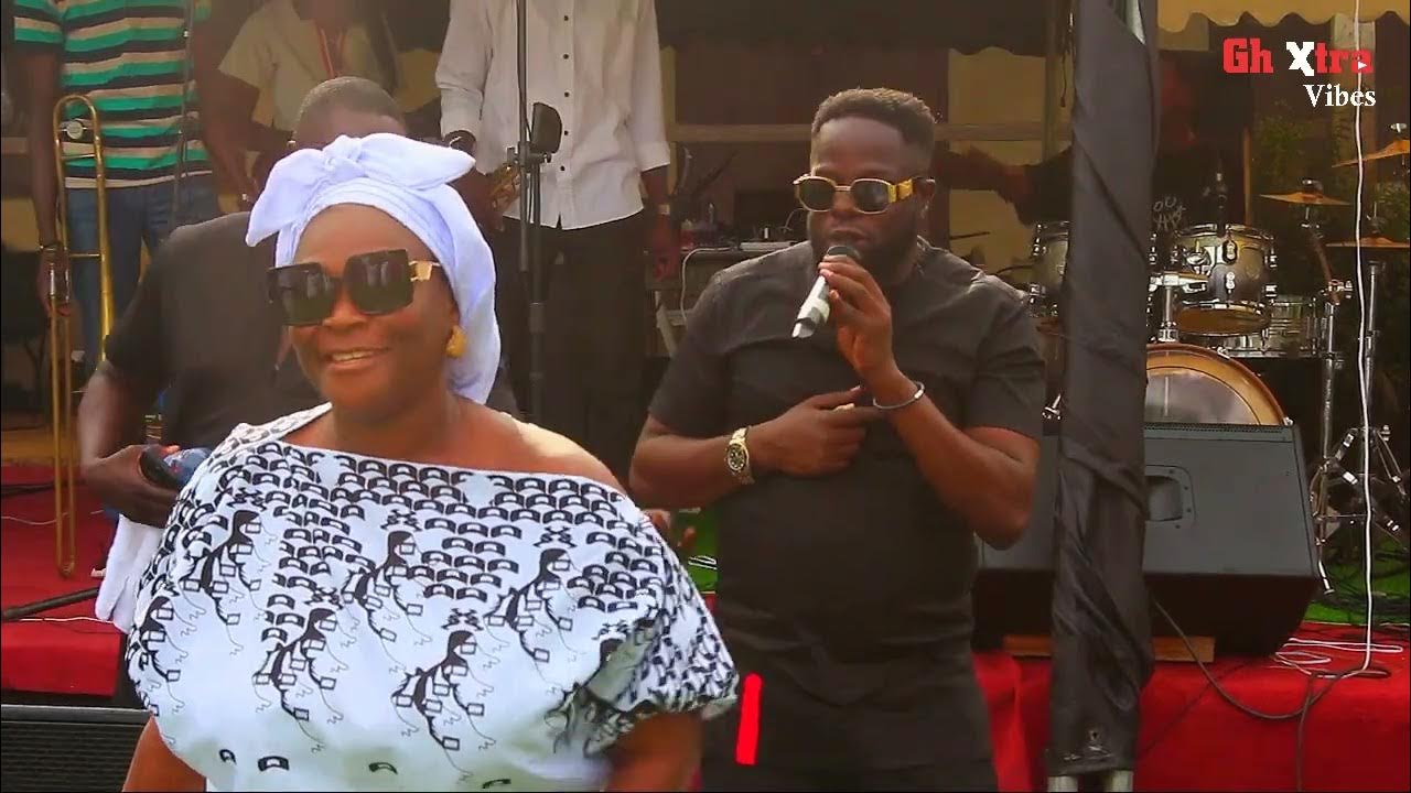 Ofori Amponsah Shows Love To Maestro Kojo Antwi And Family With Great Performance - YouTube