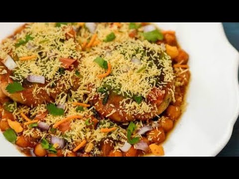Tikki chaat recipe Aalu ki tikki aur matar chat - YouTube
