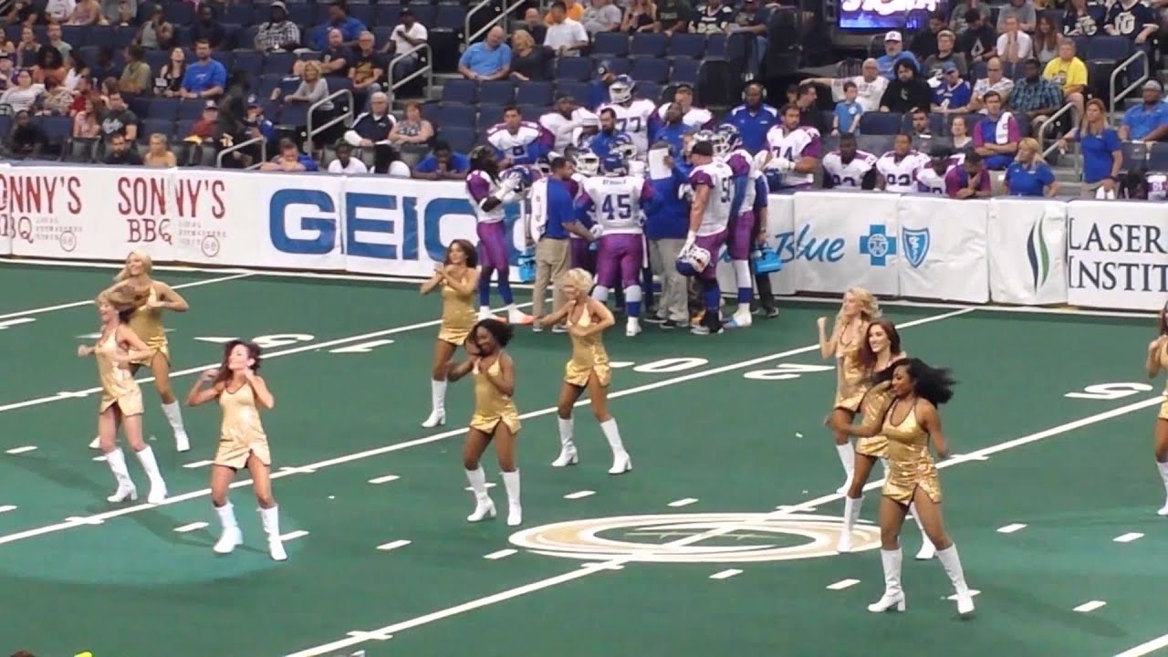 Tyanne Campbell and Tampa Bay Storm Cheerleaders - YouTube