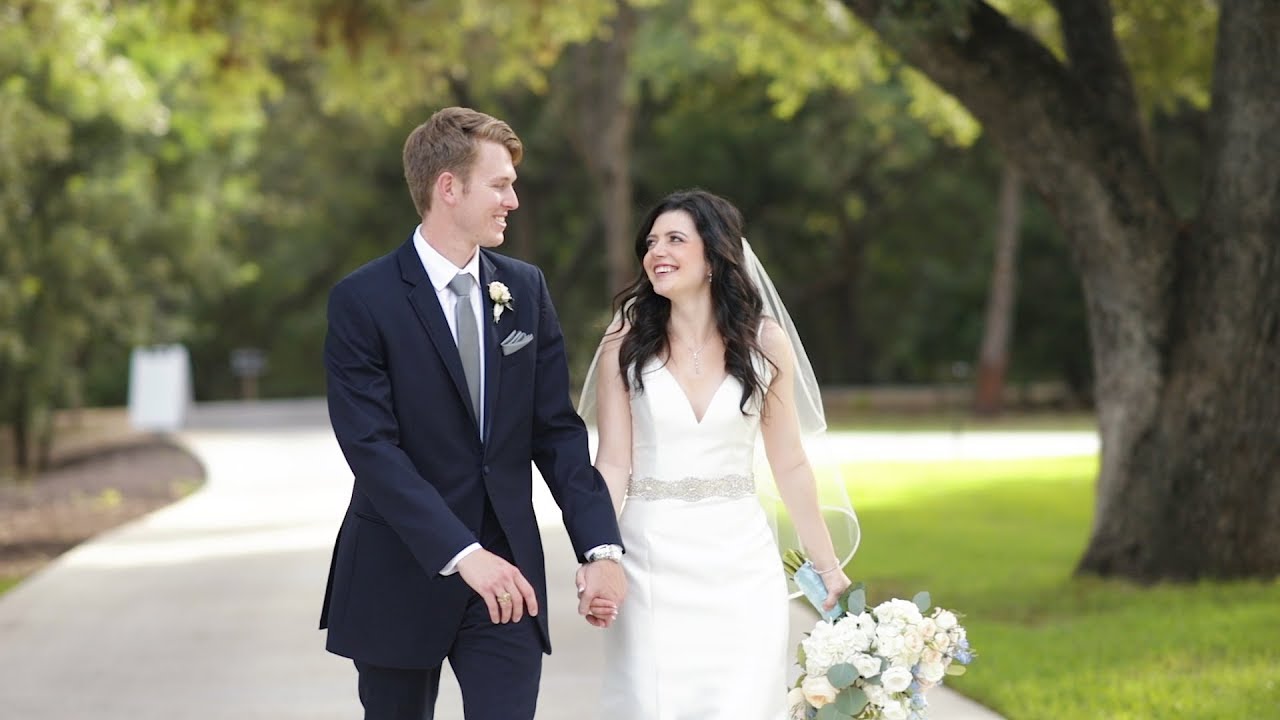 Caitlin + Simon - Wedding in Gruene, Tx / The Chandelier of Gruene ...
