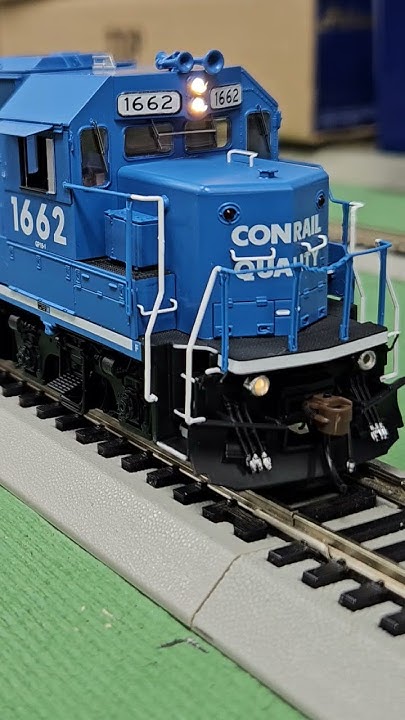 Athearn GP15-1 CR Conrail Operation Lifesaver #1662 DCC & Sound HO Scale #safetyrail #safetrain ...