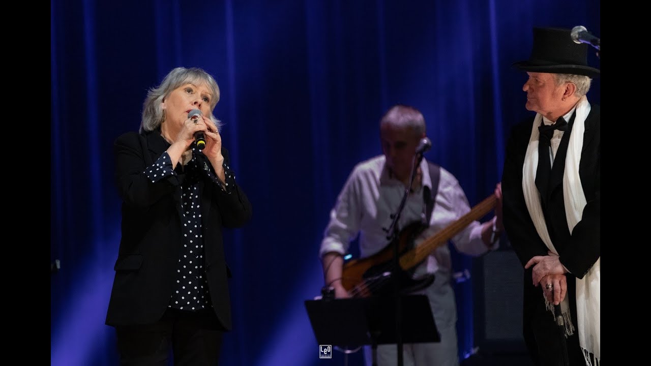 Pia Moustaki et Patrick Ozouf • Milord | Olympia - YouTube