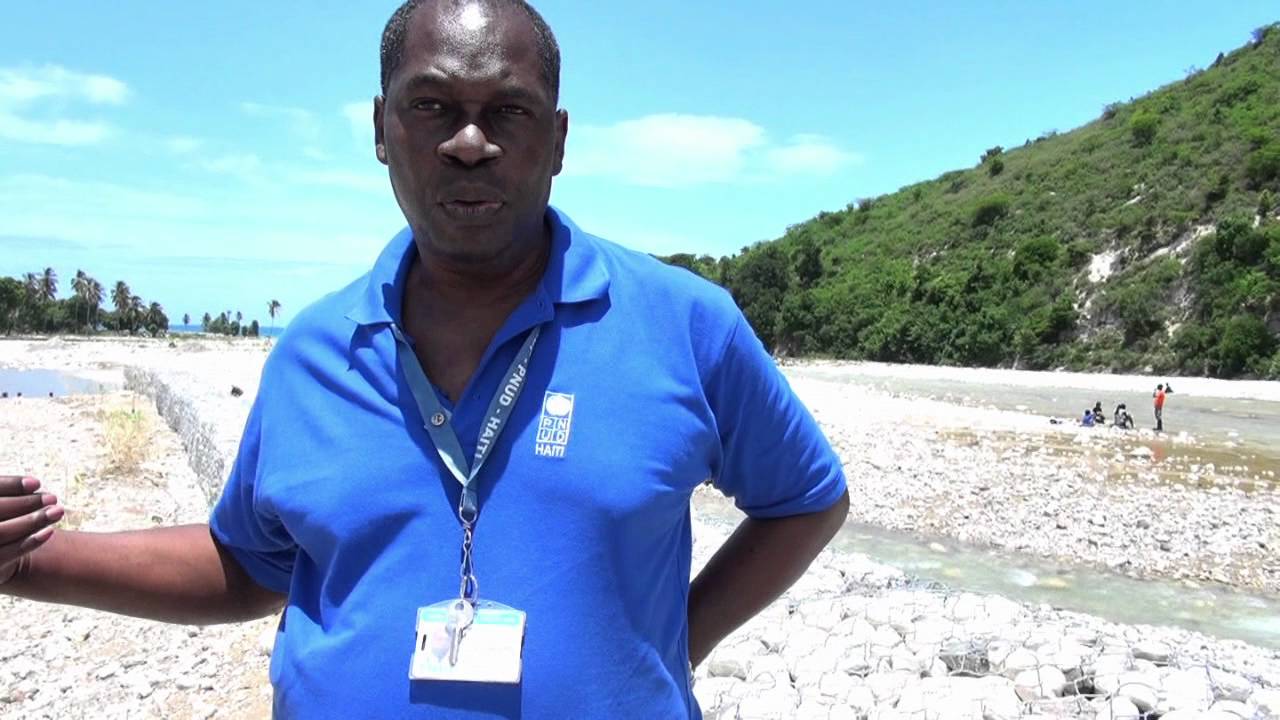 La rivière de Port-à-Piment, source de vie et menace continue - YouTube