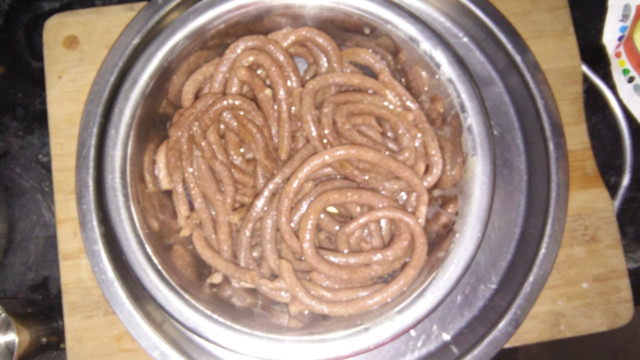 ठंडीत बनवा गरमागरम पौष्टिक व चविष्ट कुळीथ/हुलग्याच्या पिठाचे शेंगोळे ...