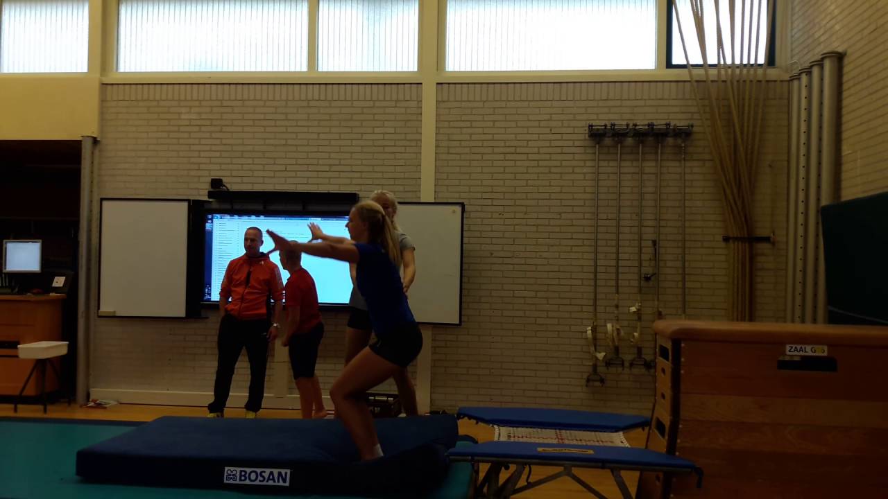 Streksprong hulpverlening zijaanzicht Britt Gerdes - YouTube