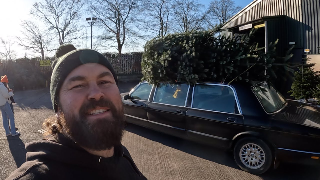 All I want for Christmas is a Daimler Limo and a Huge Tree - YouTube