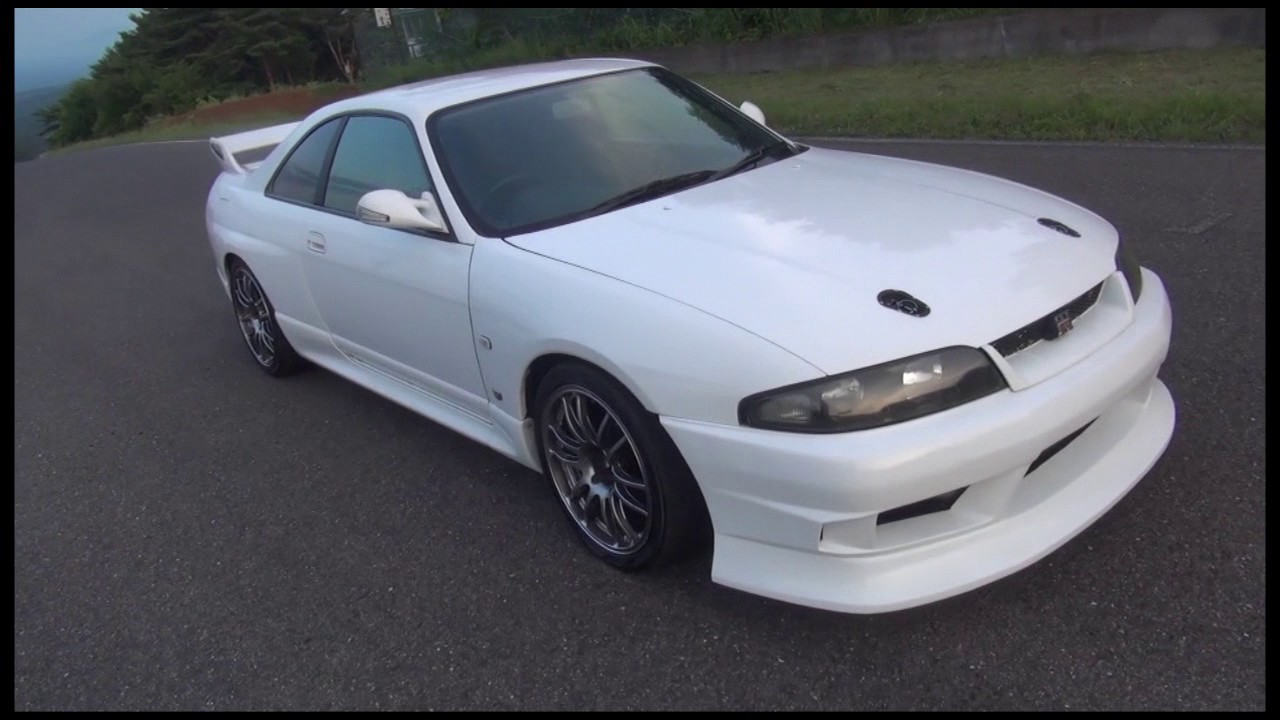 R33 GT-R BCNR33 for sale at Powervehicles in Ebisu, Japan - YouTube