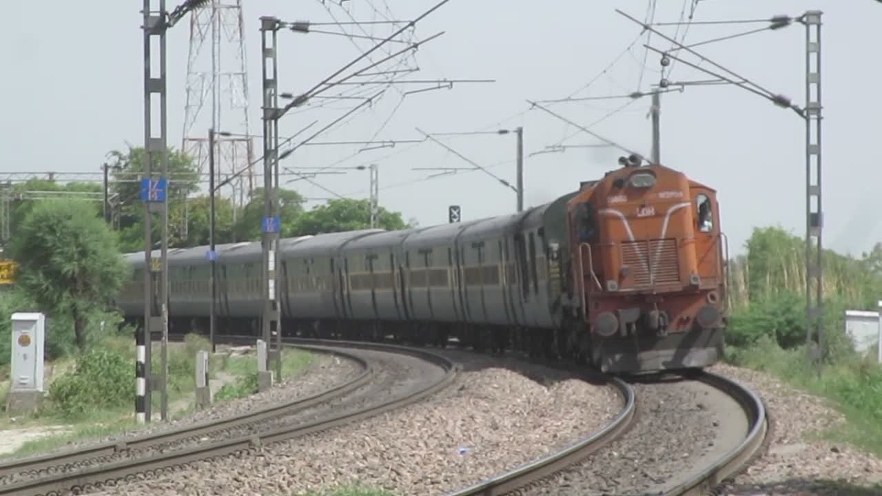 IRFCA - 12203 Saharsa - Amritsar Garib Rath Express (High Speed Blast ...