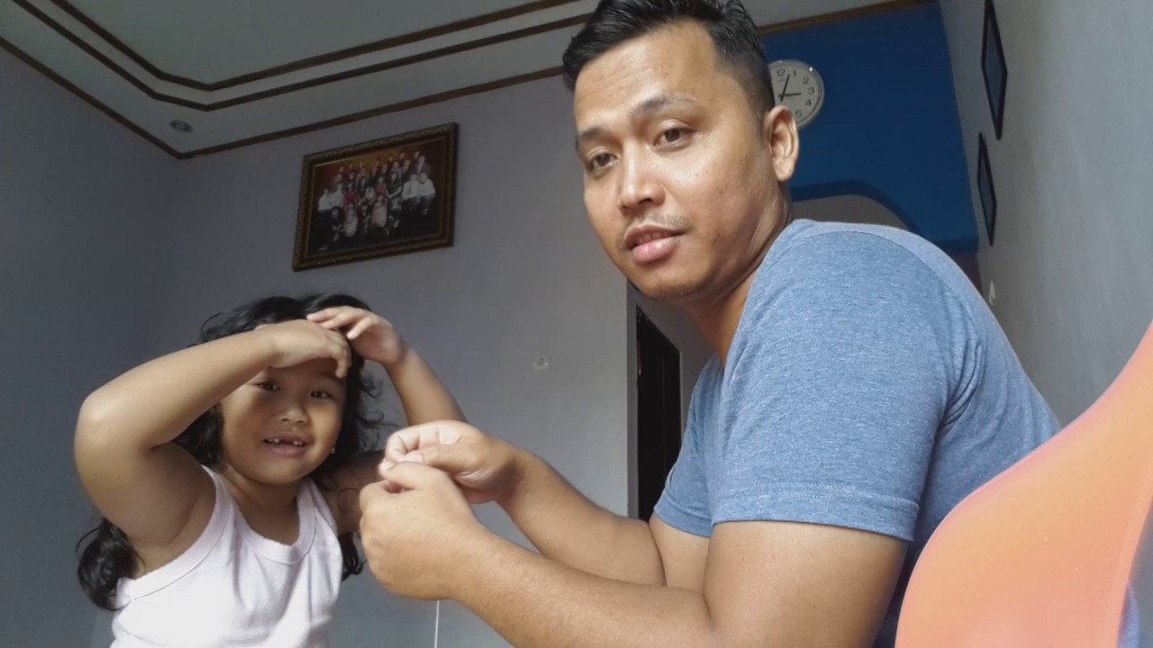 Cabut gigi kiana pakai benang - YouTube