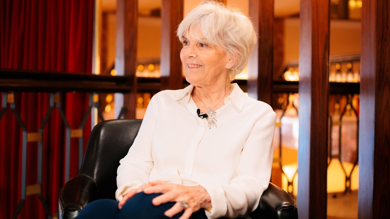 Premio Tenco 2024 | Intervista a Caterina Caselli - YouTube