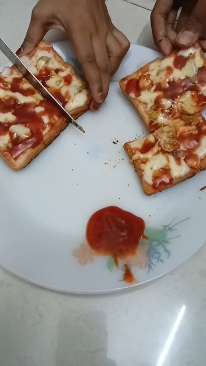 পাউরুটির উপর চিজ ও সস দিয়ে পিৎজা Bread Chess Pizza Viral Best
