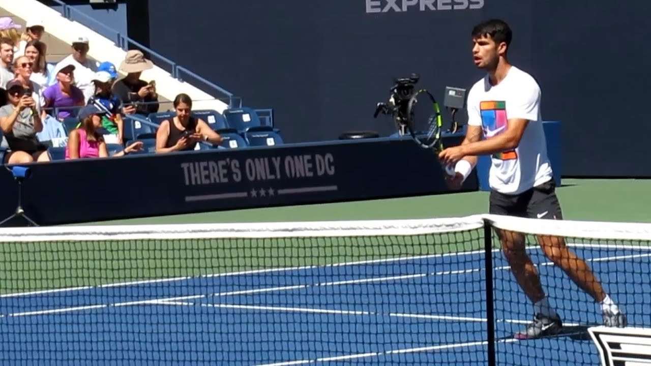 Carlos Alcaraz Volley Technique [Slow Motion] - YouTube