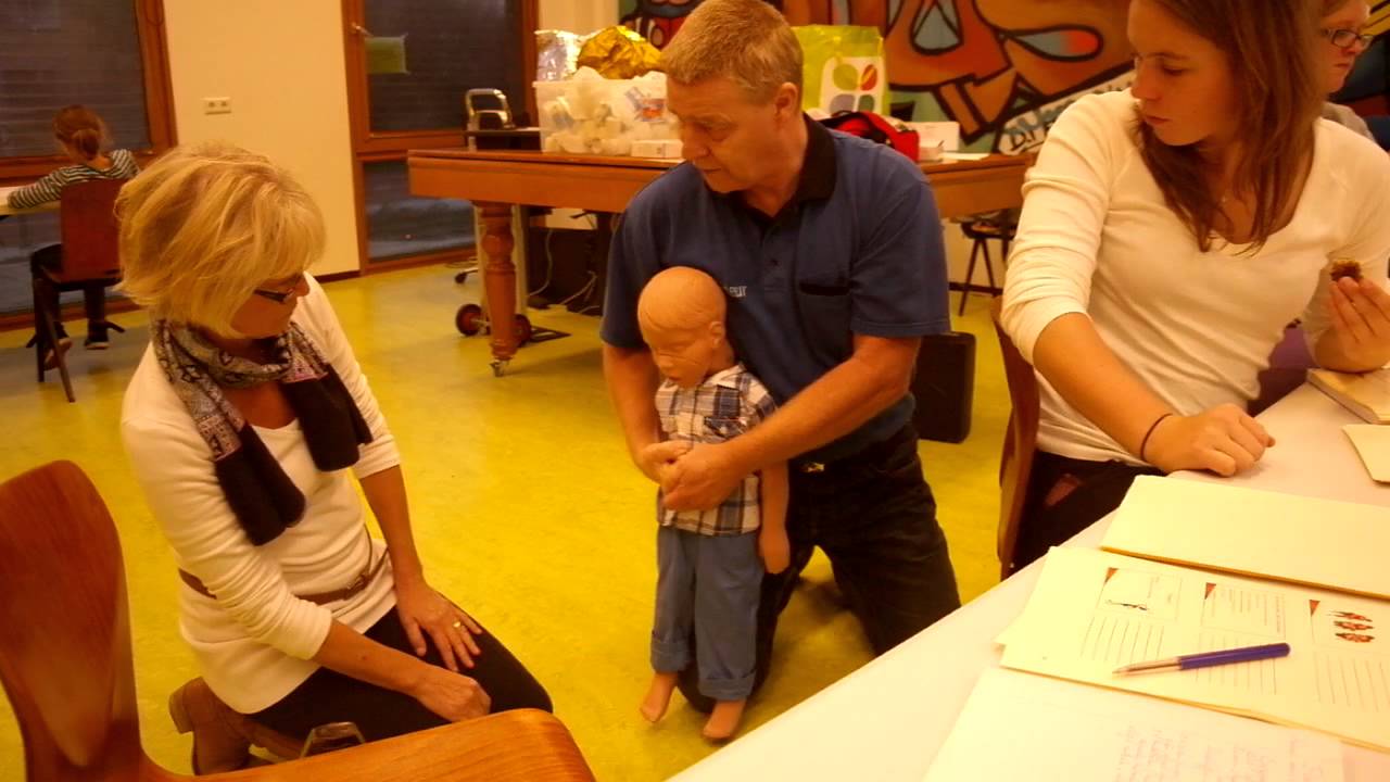 Handgreep van Heimlich - YouTube