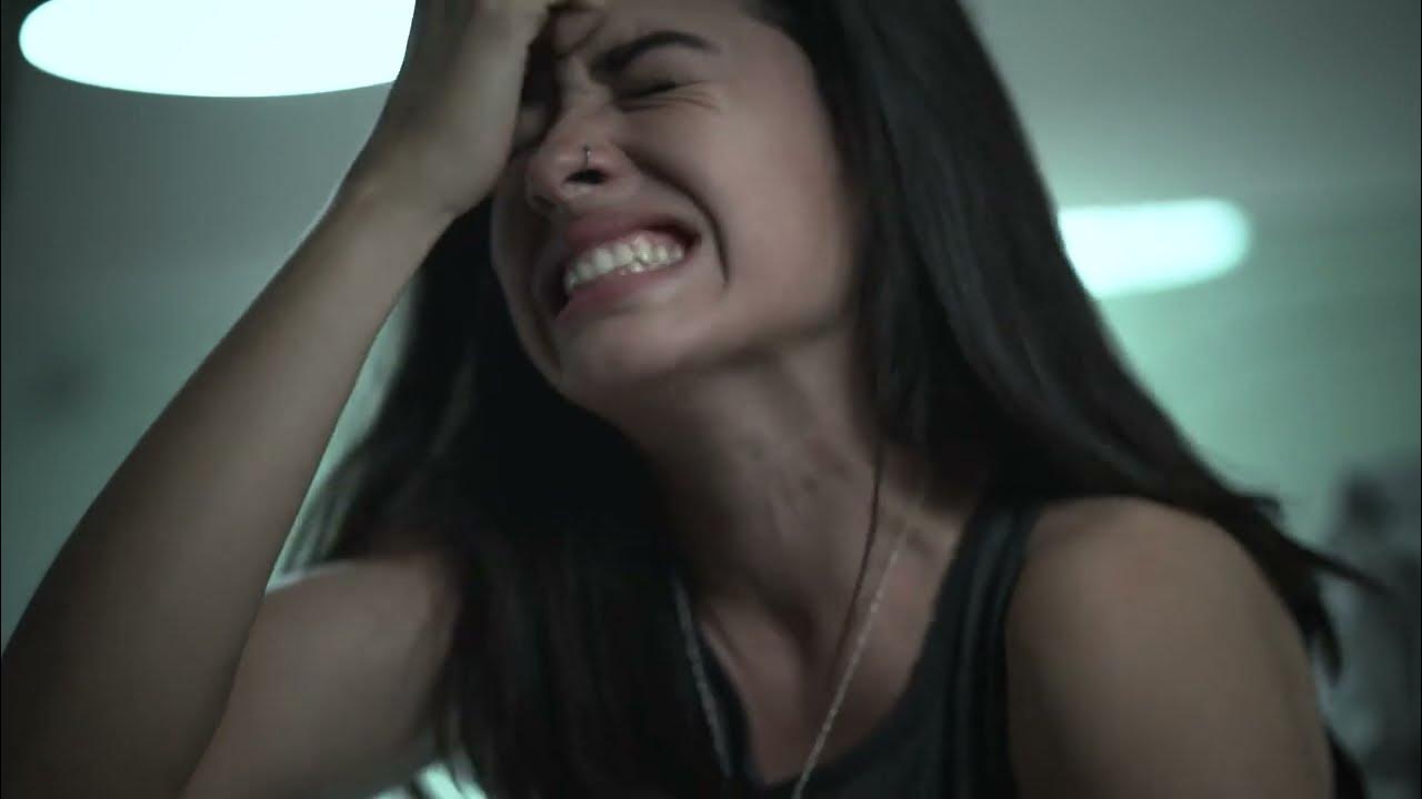 25589 Medium Mixkit Sad And Desperate Girl Crying And Screaming Youtube