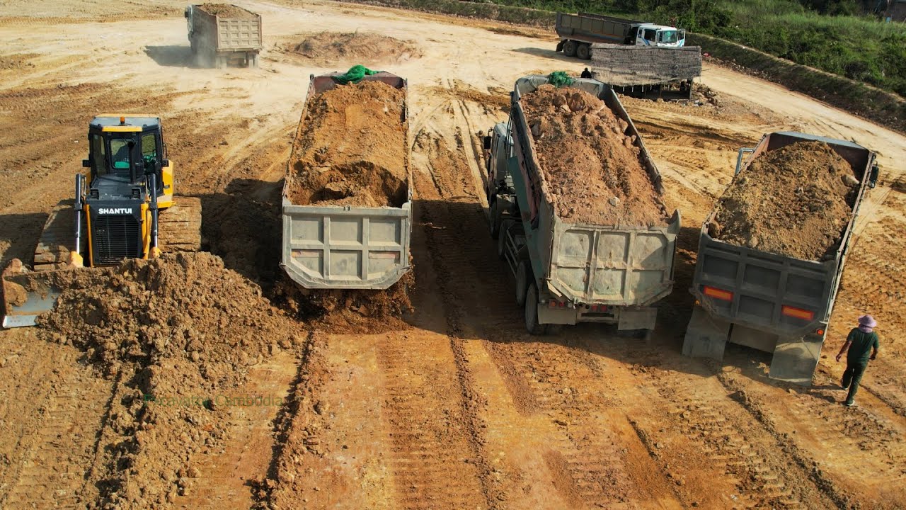 New Model SHANTUI DH17C3 Bulldozer Working Hard Pushing Dirt Back Fill ...