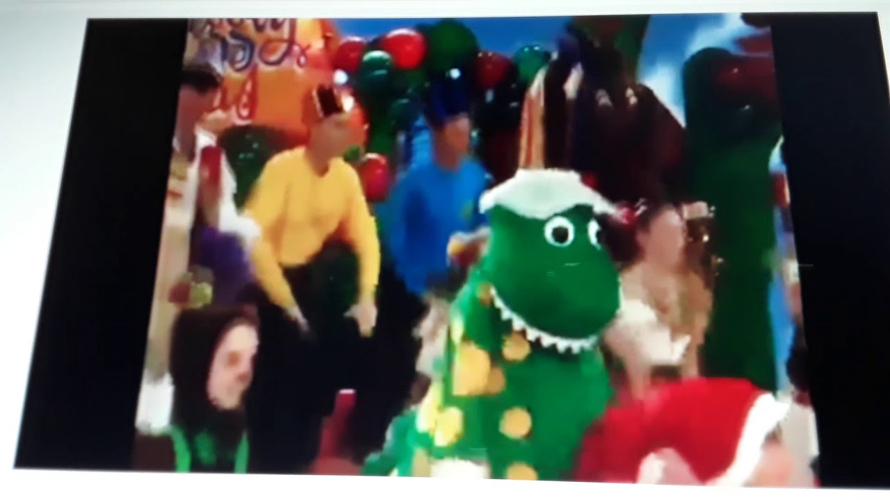 The Wiggles - Wiggly, Wiggly Christmas Scene Clip #2 - YouTube