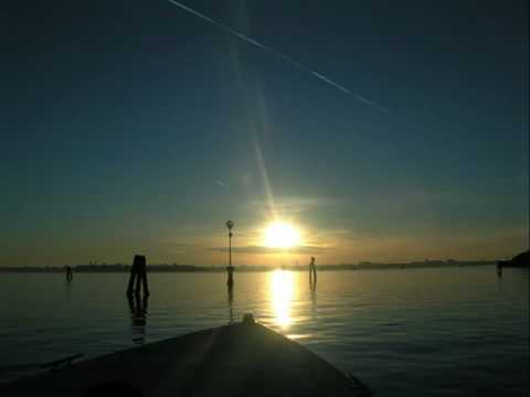 Charles Aznavour  -  Poi Venezia Si Sveglia  (Quand  Venise S' Eveille)