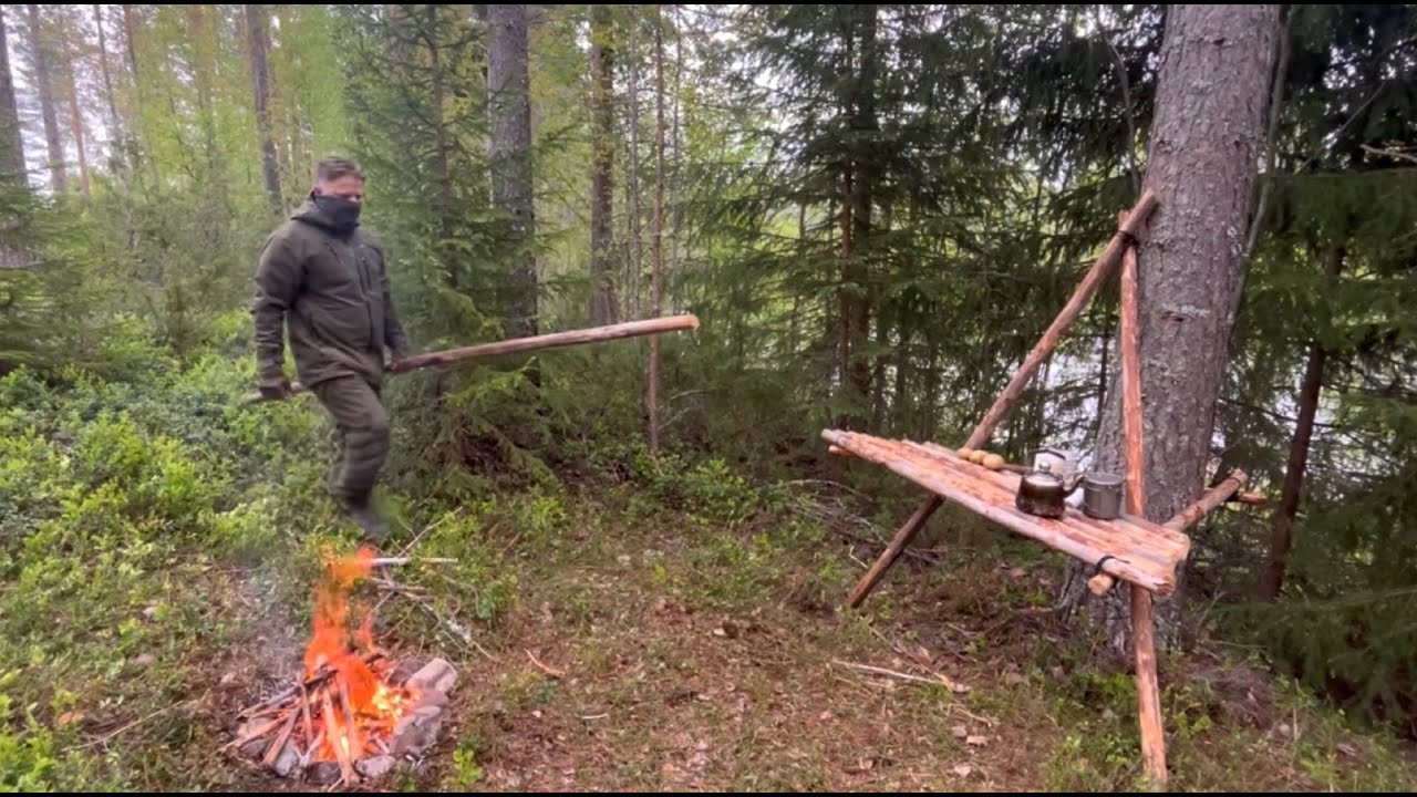 Primitive building in the forest, Bushcraft , barbecue - YouTube