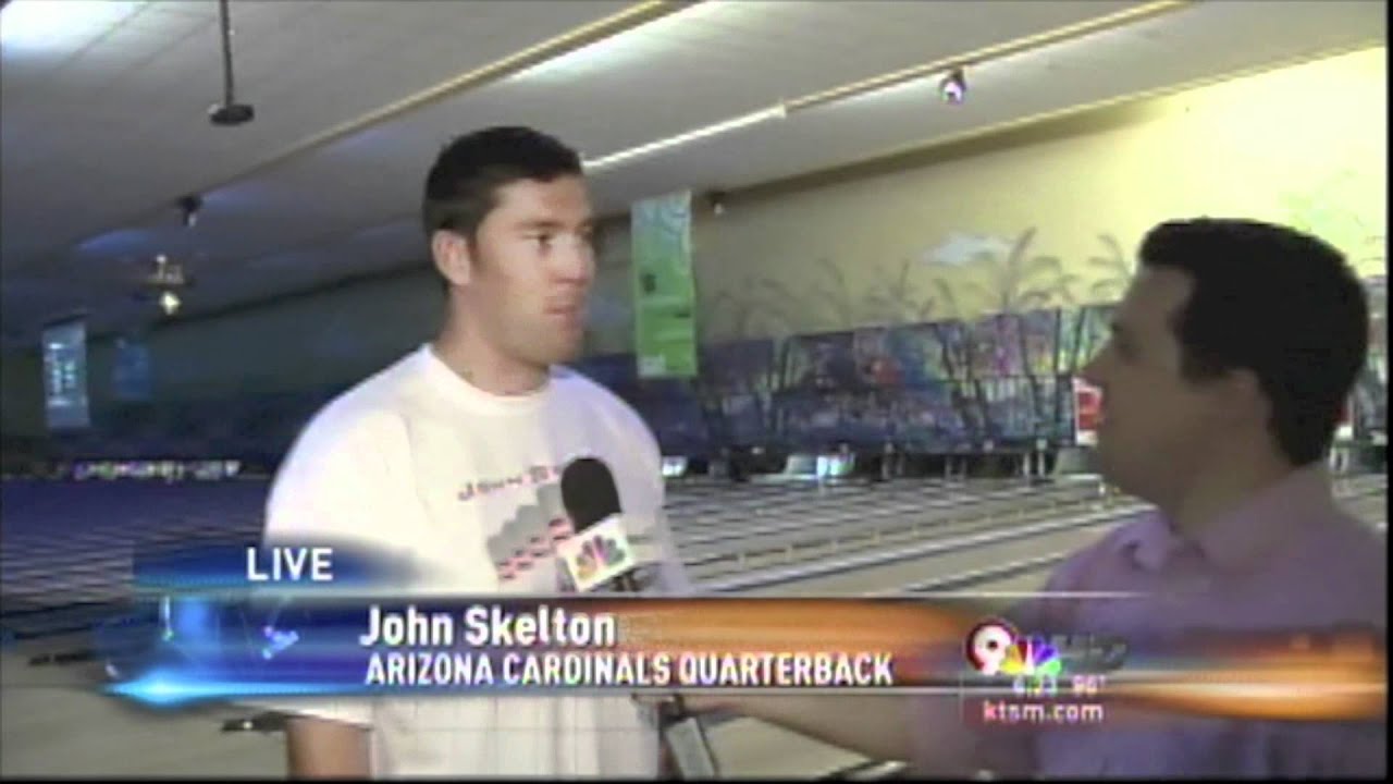 Reporter Challenges NFL Quarterback on LIVE TV - YouTube