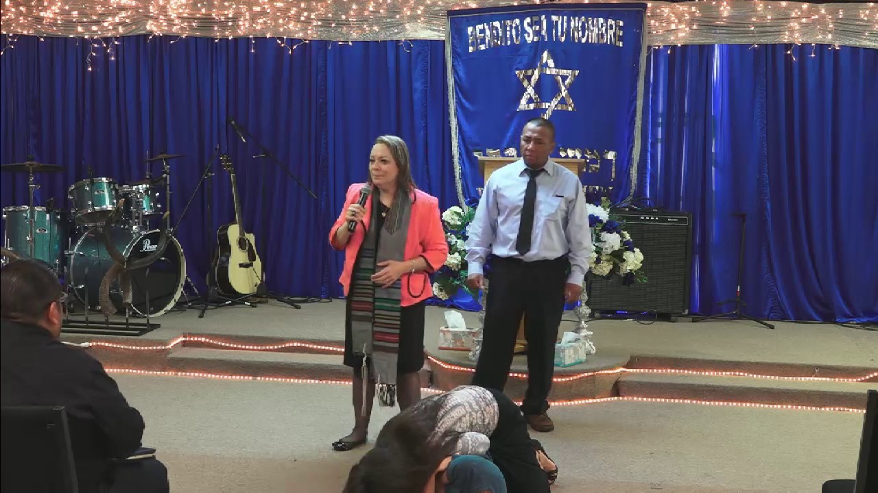 Pastora Sandra Valdivia - Creere 11/13/16 - YouTube